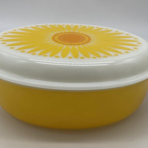 Pyrex | Kitchen | Vintage Pyrex 7 Sunflower Orange Daisy Divided 2 2 ...